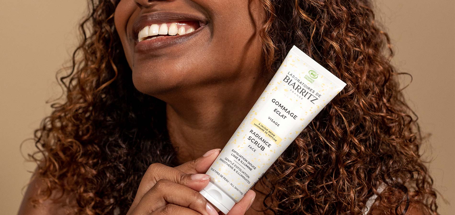 Découvrez les bienfaits du gommage visage